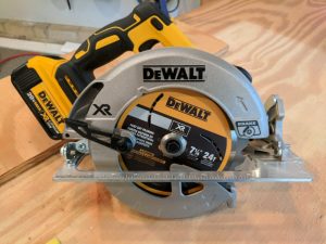 DeWALT 20v Li-Ion Brushless 7-1/4" Circular Saw w/ Brake Review (Model ...